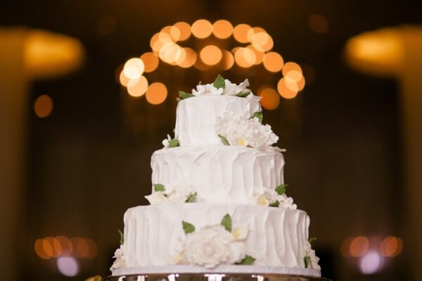 How to Freeze Wedding Cake the Right Way - Nikoo Cake